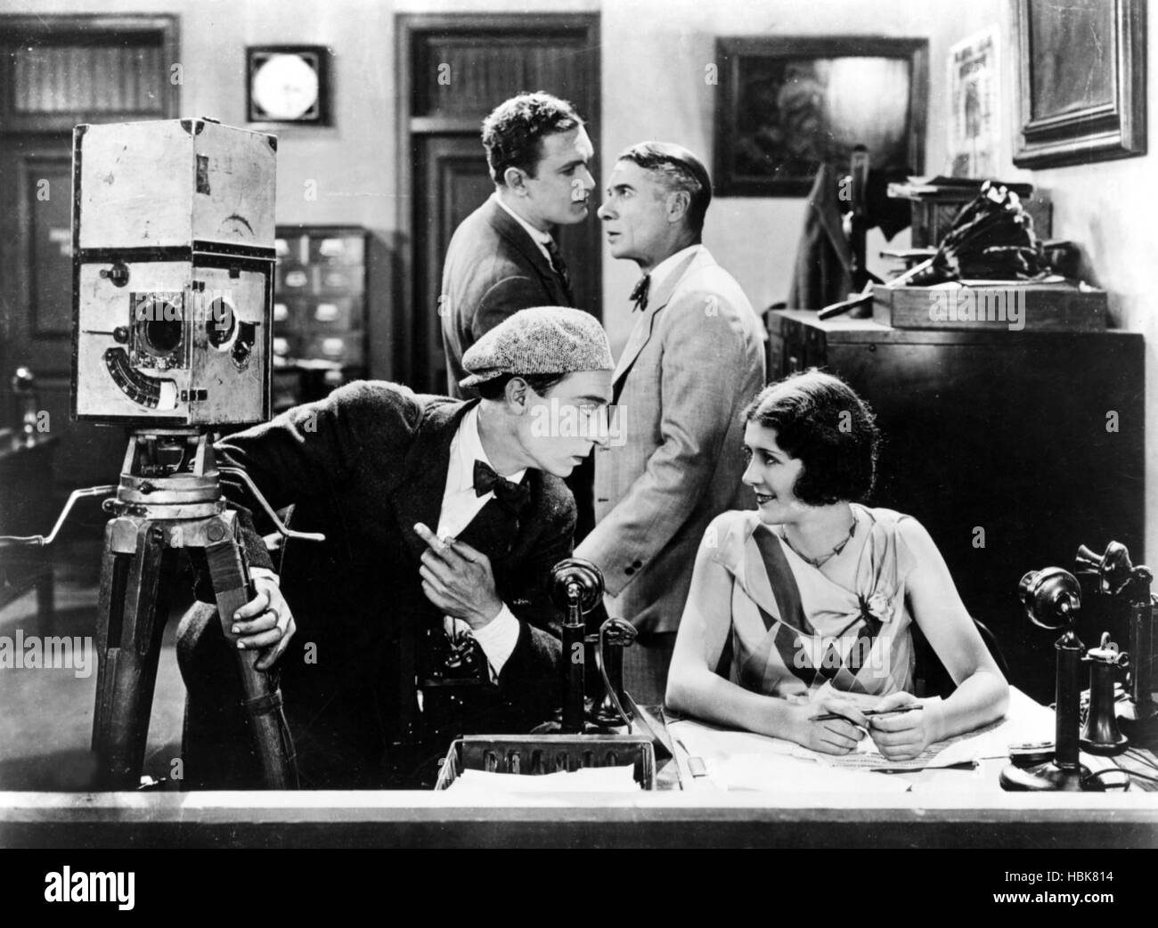 THE CAMERAMAN, Buster Keaton, Harold Goodwin, Sidney Bracey, Marceline ...