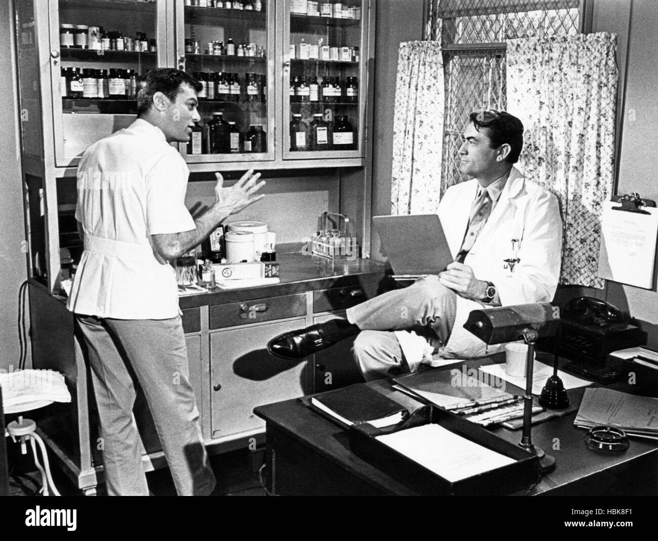CAPTAIN NEWMAN, M.D., Tony Curtis, Gregory Peck, 1963 Stock Photo - Alamy