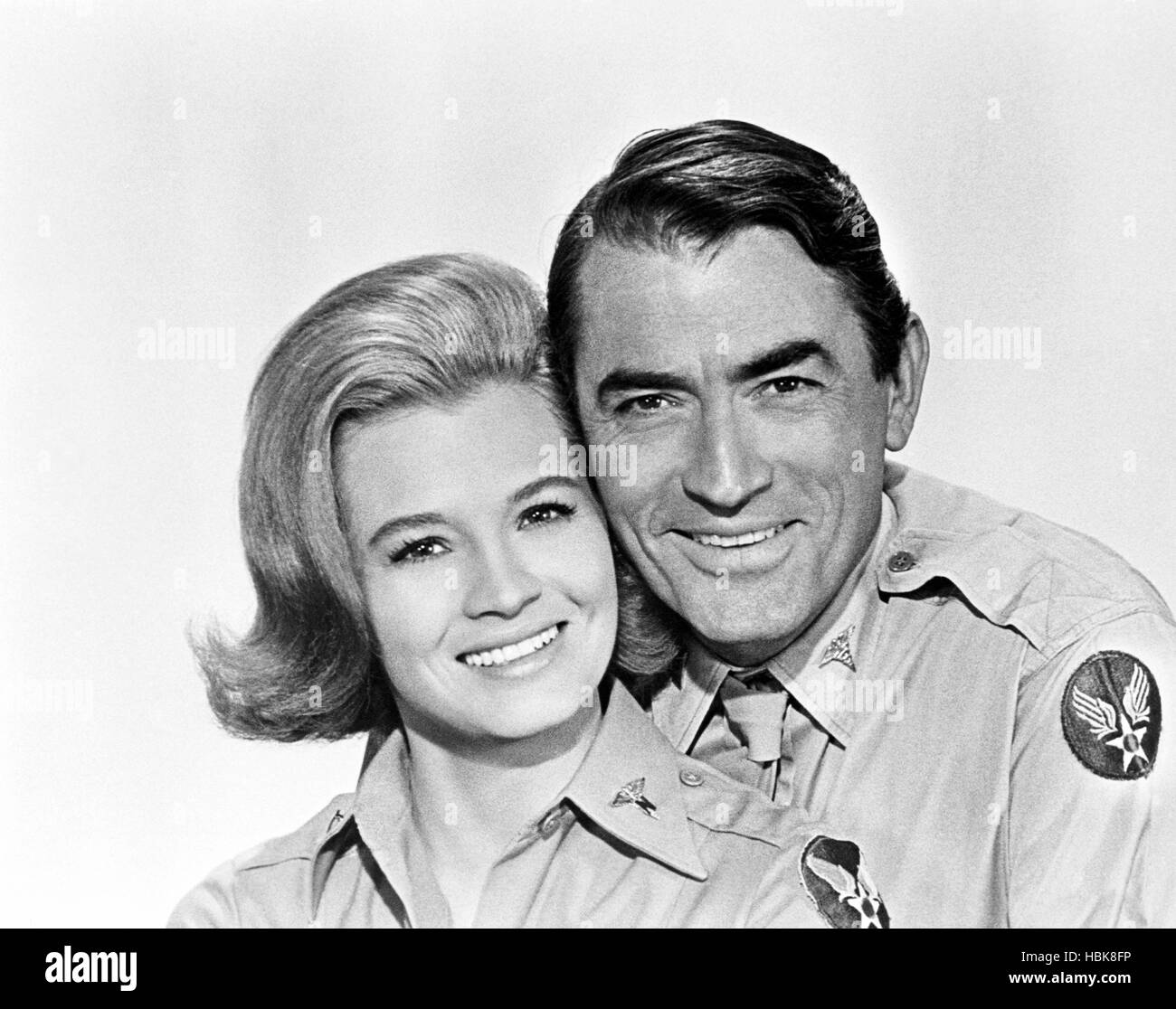 CAPTAIN NEWMAN, M.D., from left: Angie Dickinson, Gregory Peck, 1963 ...