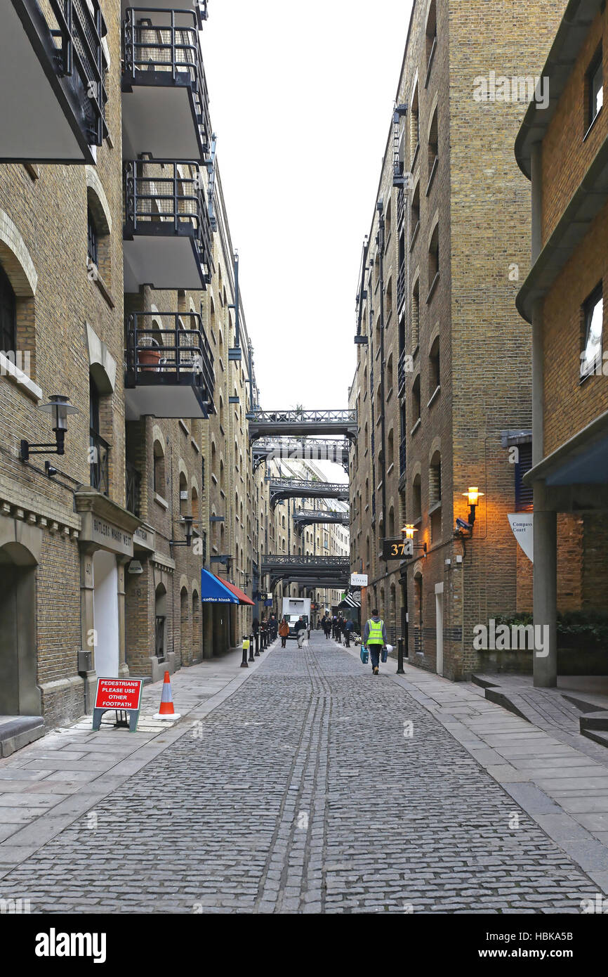 Shad Thames Bridges Stock Photo - Alamy