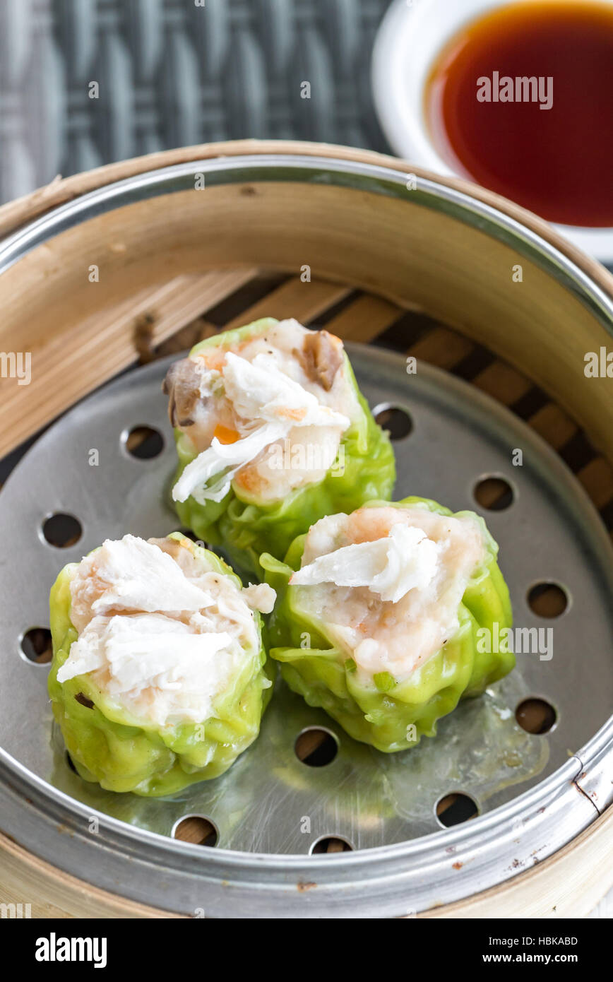 Chinese dim sum Shumai Stock Photo - Alamy