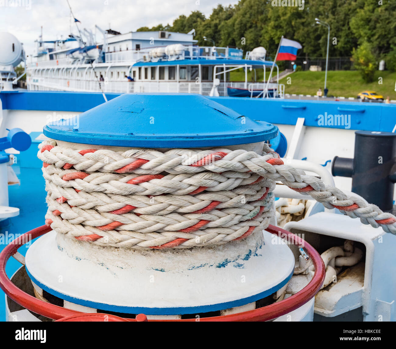 Ship mooring line hi-res stock photography and images - Alamy
