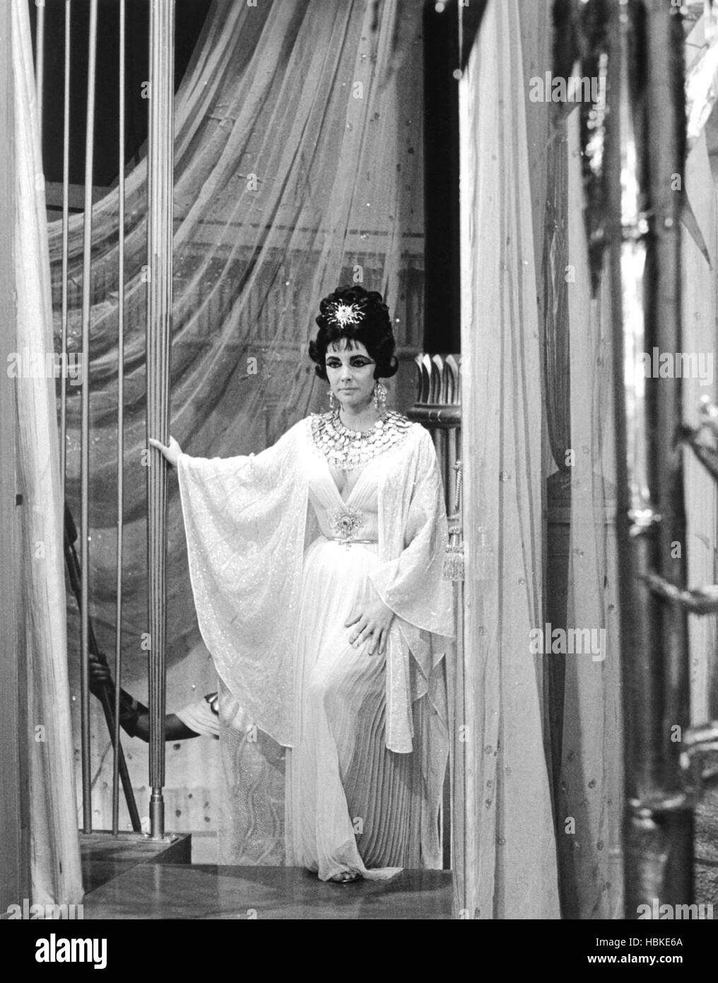 CLEOPATRA, Elizabeth Taylor, on-set, 1963, TM & copyright ©20th Century ...