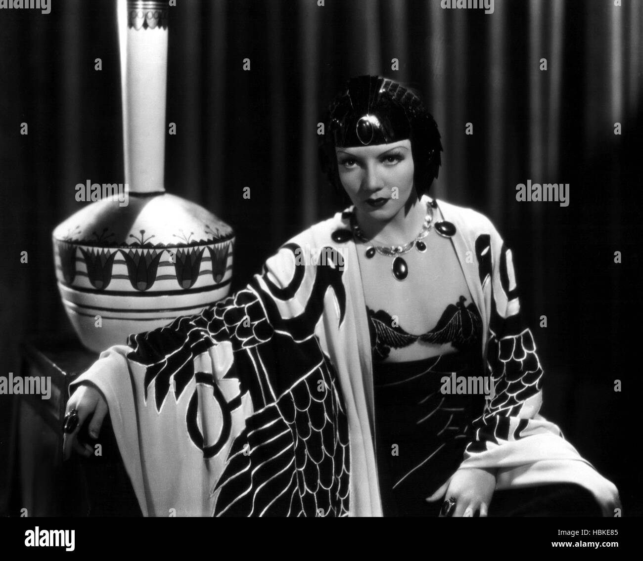 CLEOPATRA, Claudette Colbert, 1934 Stock Photo - Alamy
