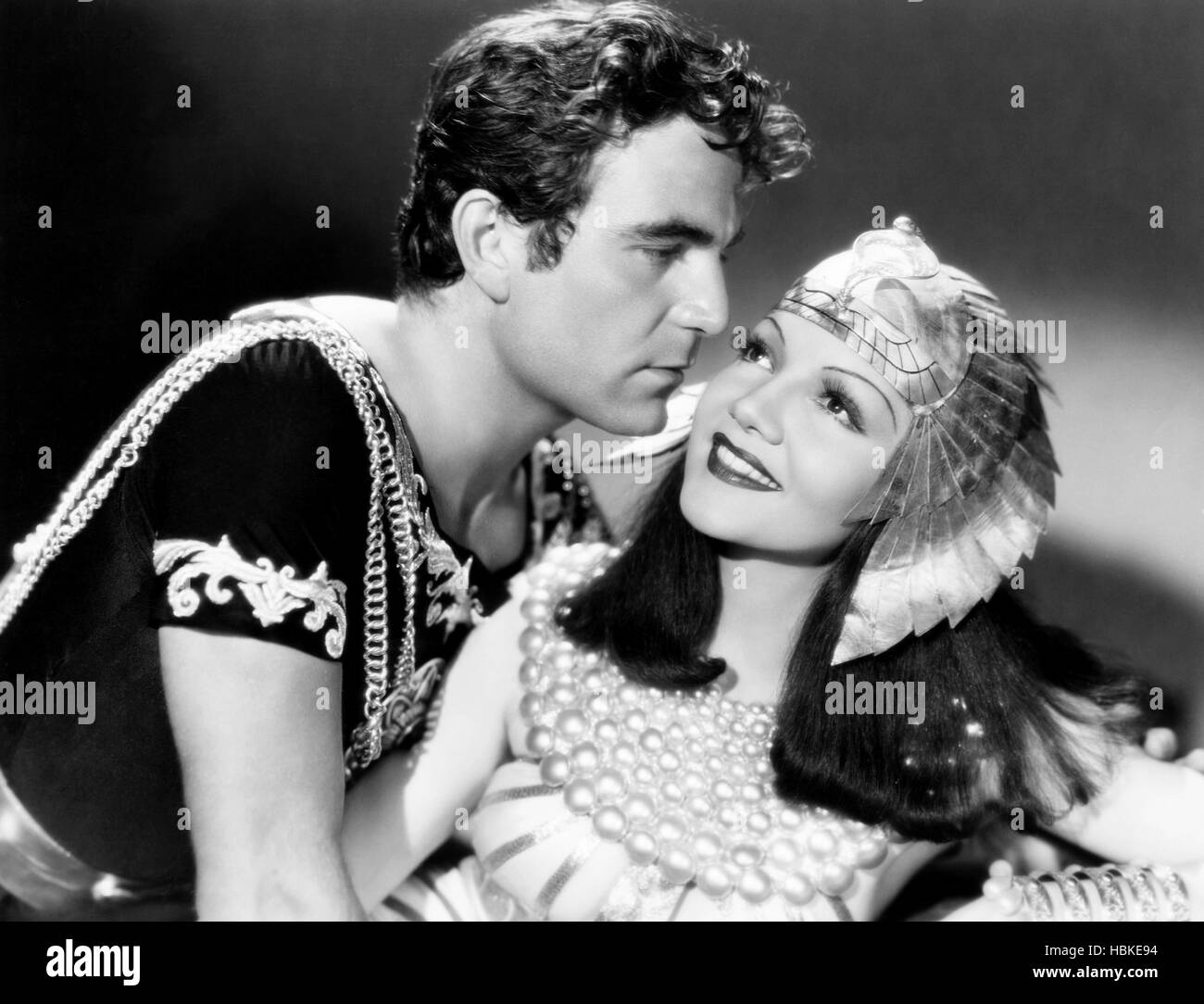 CLEOPATRA, from left, Henry Wilcoxon, Claudette Colbert, 1934 Stock Photo - Alamy