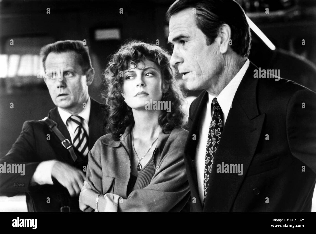 THE CLIENT, from left, William Sanderson, Susan Sarandon, Tommy Lee ...