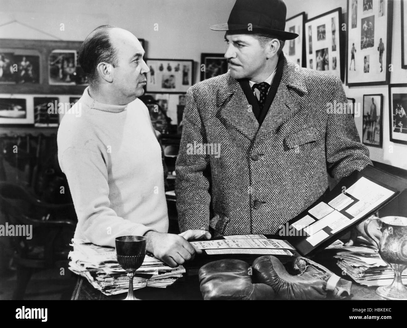 CLOUDBURST, from left, Lyn Evans, Robert Preston, 1951 Stock Photo - Alamy