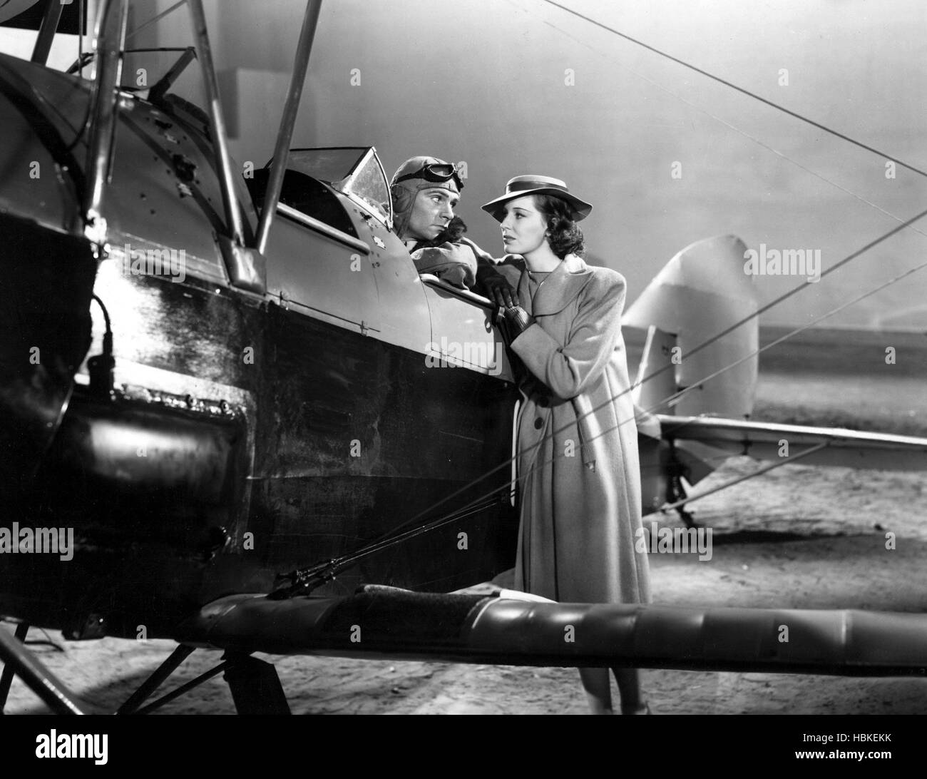 Q PLANES, (aka CLOUDS OVER EUROPE), Laurence Olivier, Valerie Hobson ...