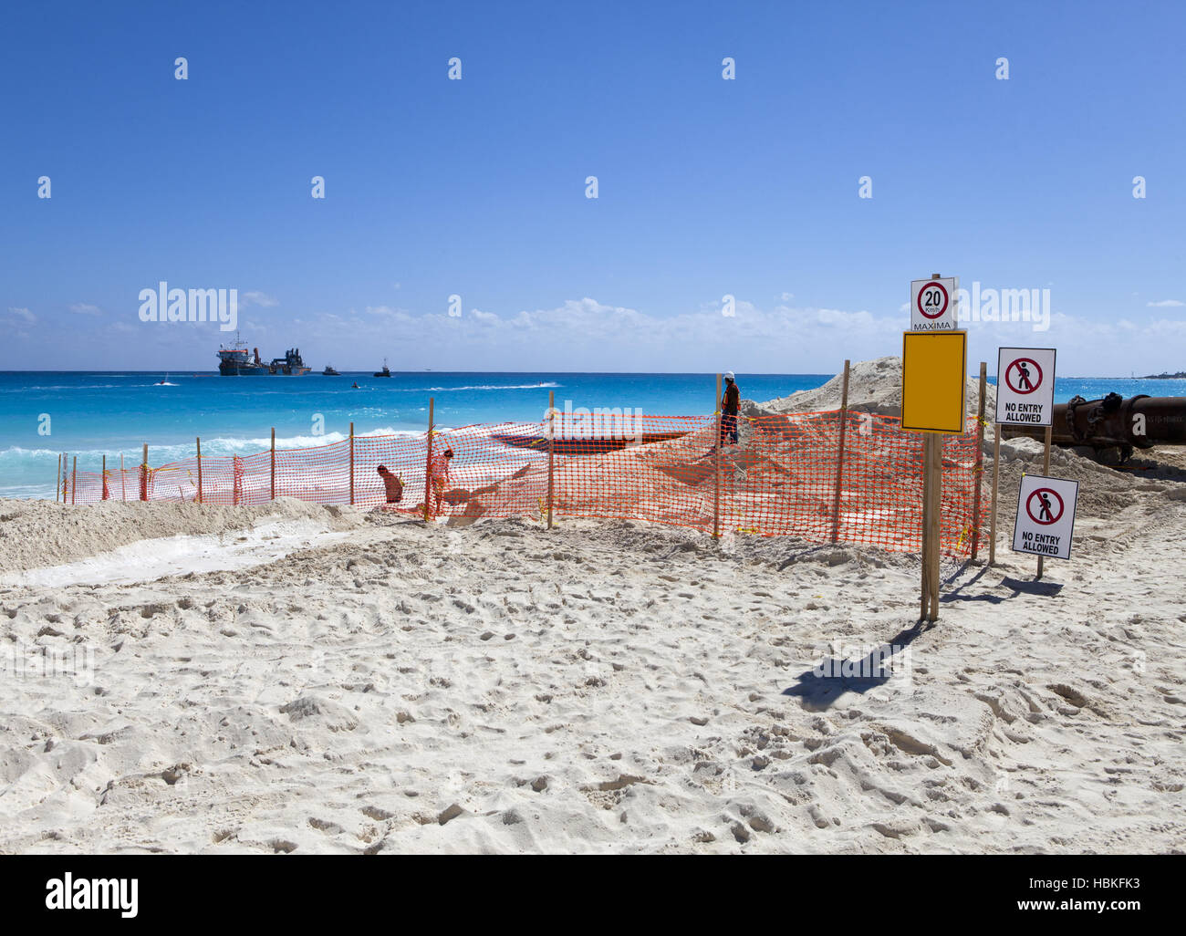 Berm construction hi-res stock photography and images - Alamy
