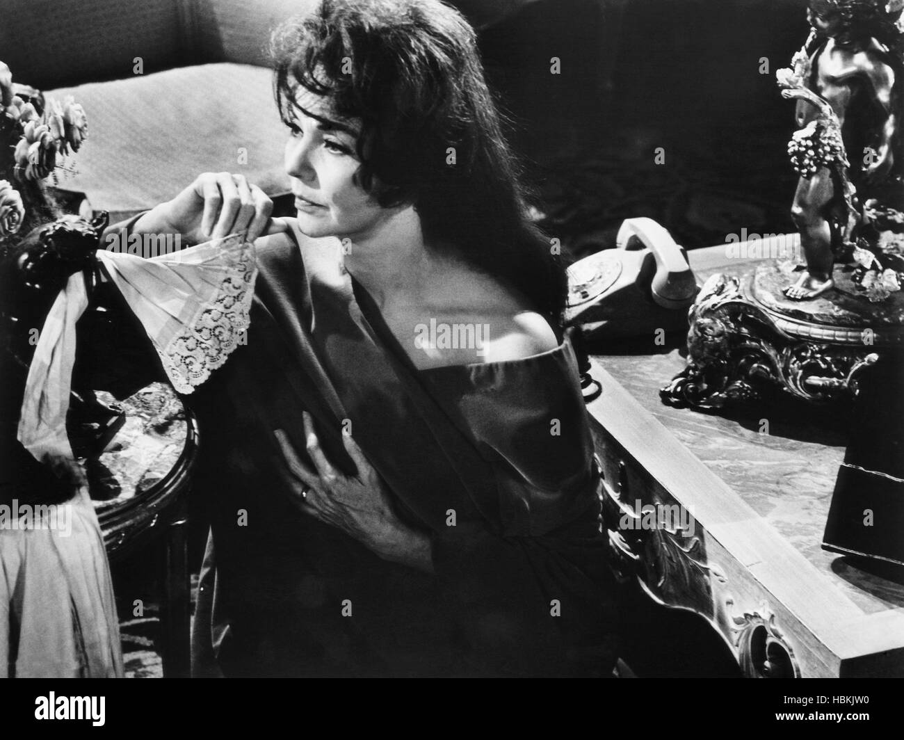 ANGEL, ANGEL, DOWN WE GO, (aka CULT OF THE DAMNED), Jennifer Jones ...