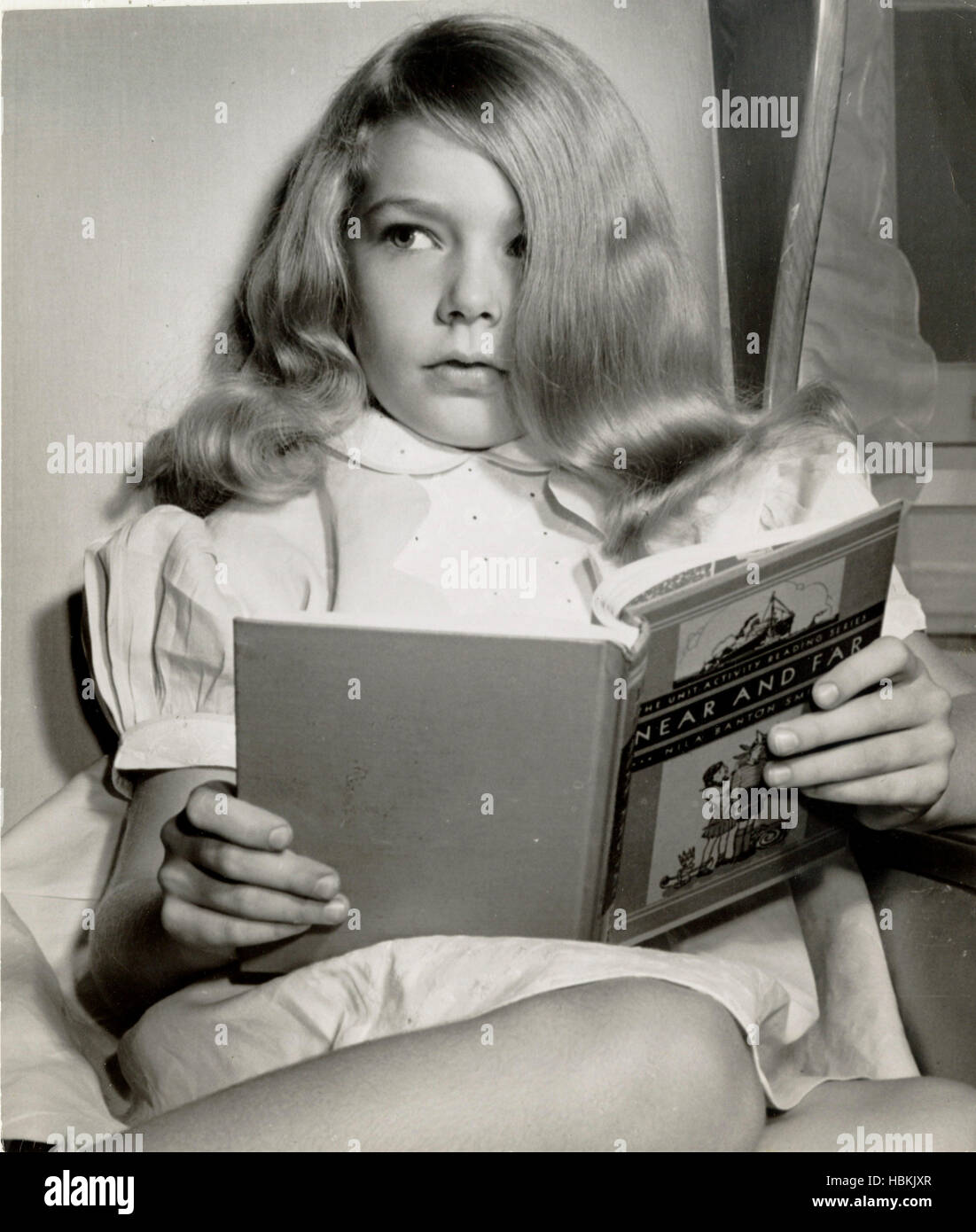 THE CURSE OF THE CAT PEOPLE, Ann Carter, 1944 Stock Photo - Alamy