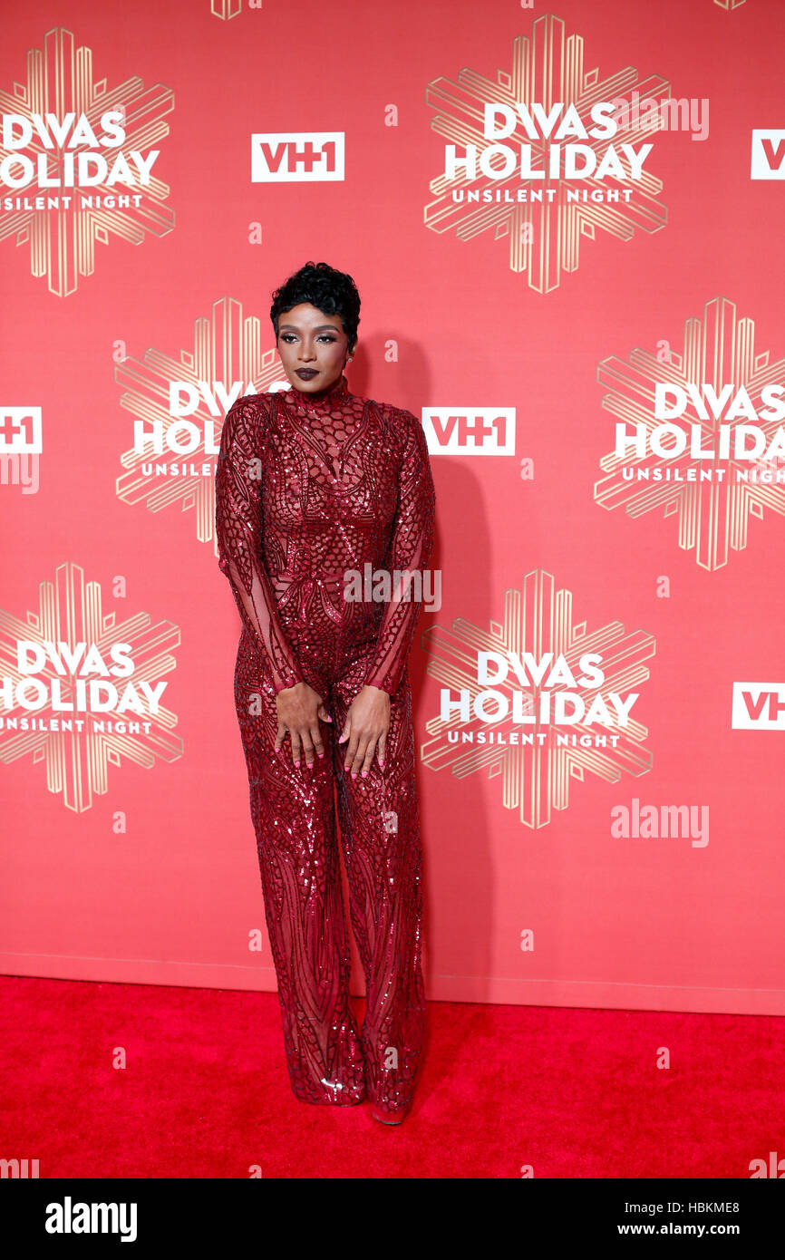 Ariane Davis arrivals for VH1 Divas Holiday: Unsilent Night Concert ...