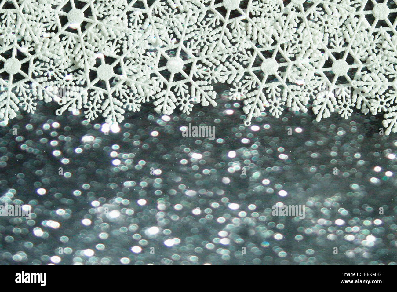 Star snowflakes snowing pattern hi-res stock photography and images - Alamy