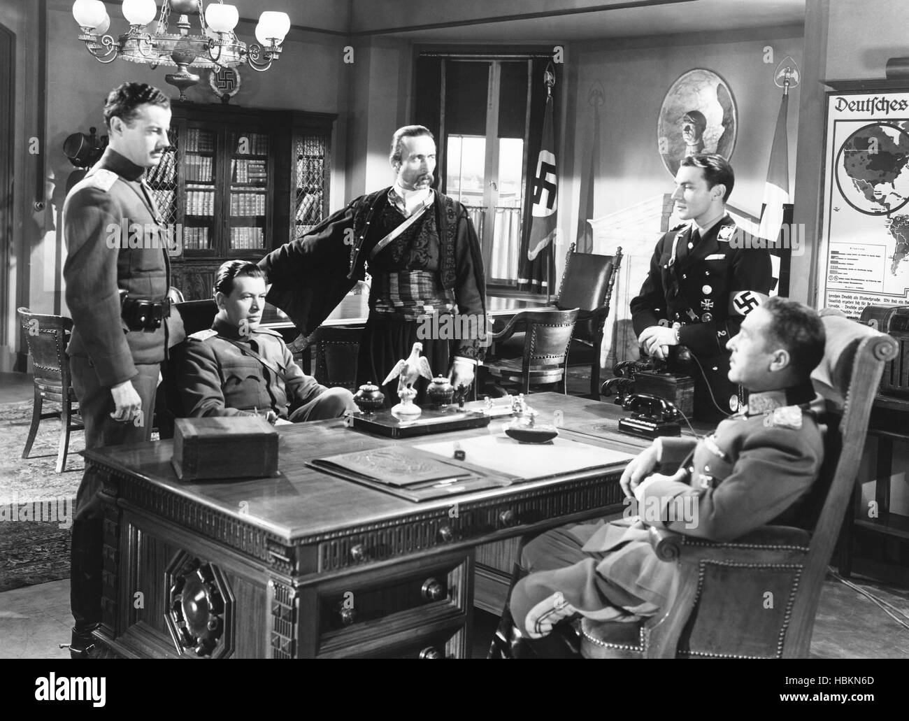 CHETNIKS, (aka THE GIGHTING GUERRILLAS), from left: Shepperd Strudwick ...