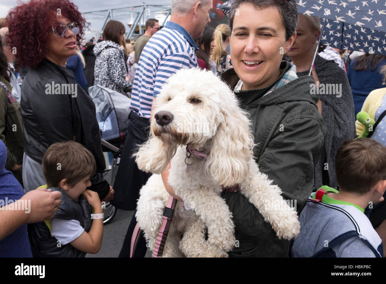 Carried by crowd hi-res stock photography and images - Alamy