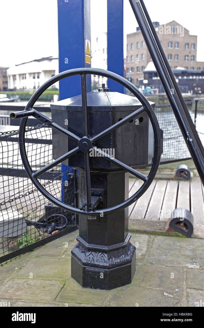 Drawbridge metal hi-res stock photography and images - Alamy