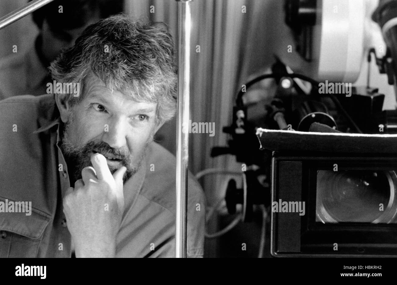 COPS AND ROBBERSONS, director Michael Ritchie, on-set, 1994, (c ...