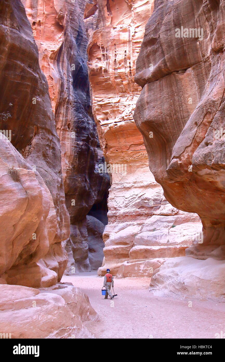 PETRA, JORDAN: The Siq Canyon in leading to The Treasury (Al Khazneh ...
