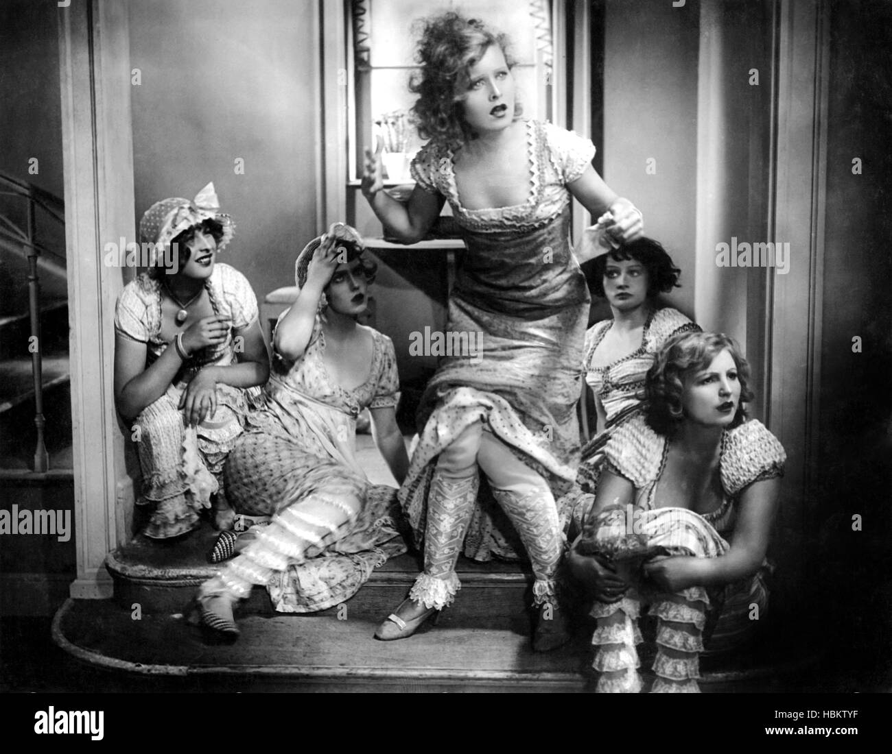 CONGRESS DANCES, (aka DER KONGRESS TANZT), Lilian Harvey (center), 1931 ...