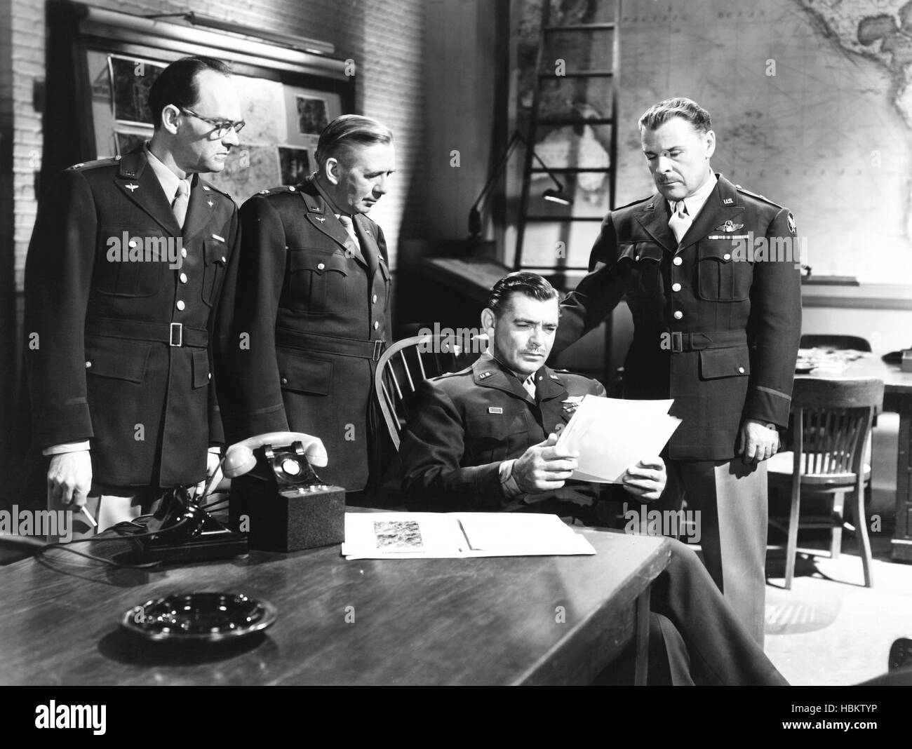COMMAND DECISION, from left: John McIntire, Ray Collins, Clark Gable ...