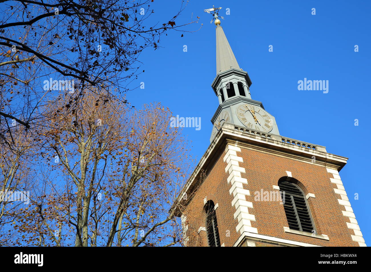 St. james's church london hi-res stock photography and images - Alamy