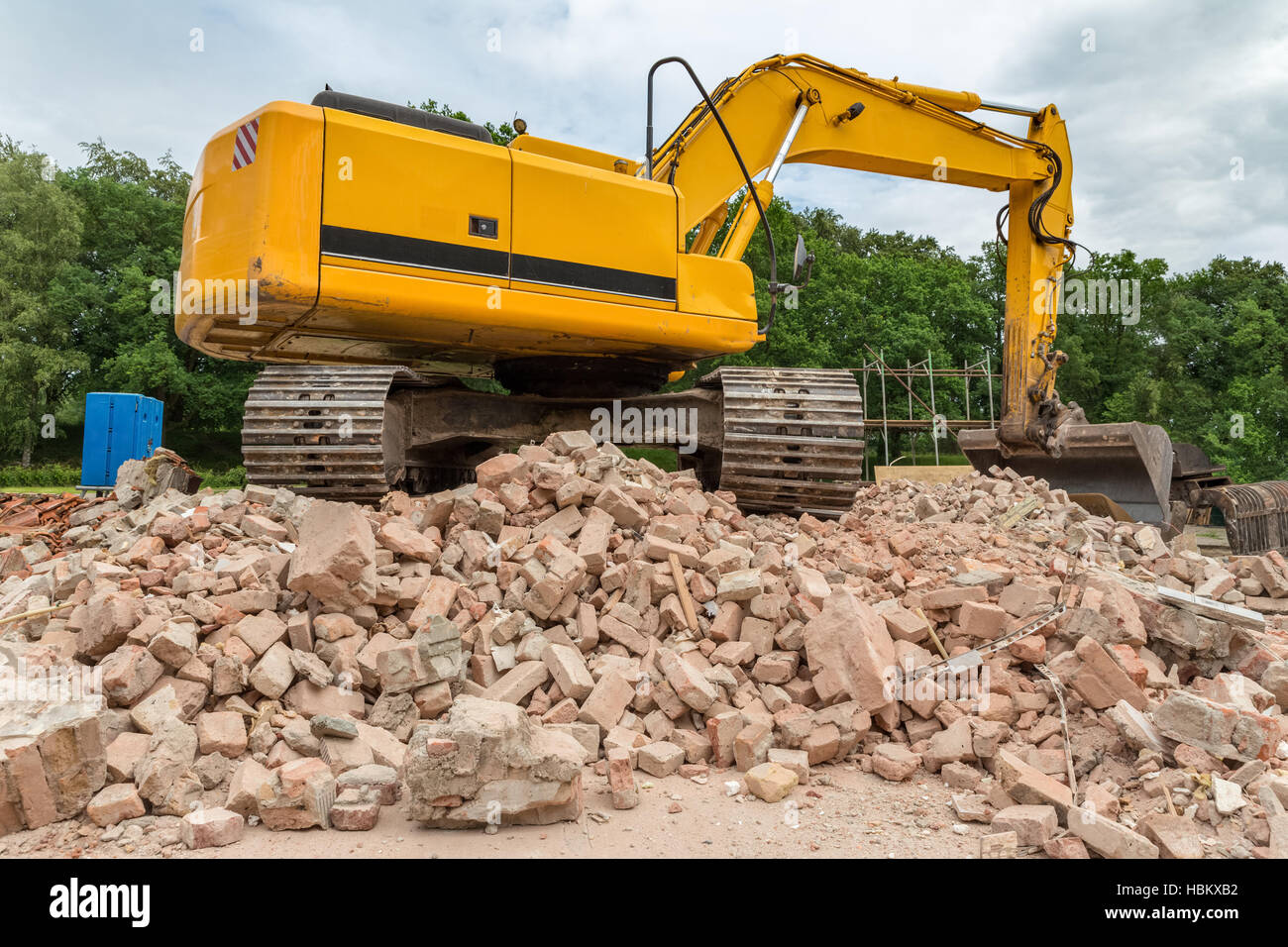 Large caterpillar excavator on hi-res stock photography and images - Alamy