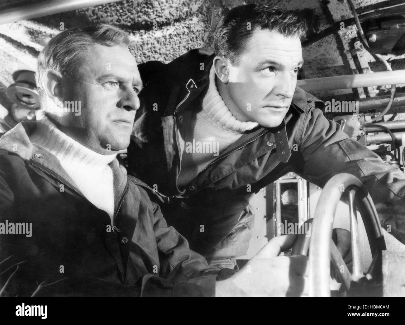 CREST OF THE WAVE, (aka SEAGULLS OVER SORRENTO), Bernard Lee, Gene ...
