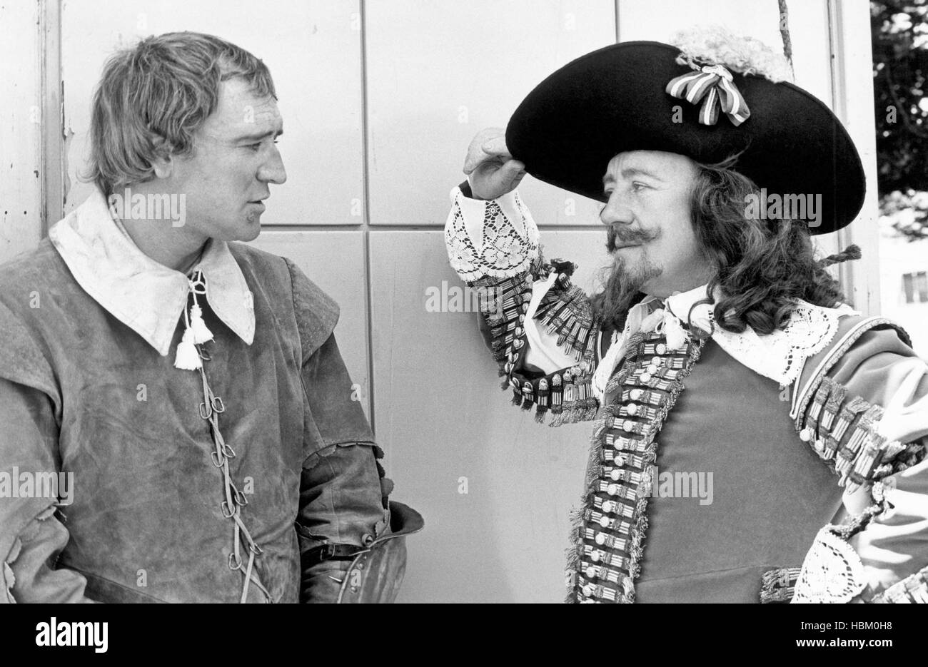 CROMWELL, Richard Harris as Oliver Cronwell, Alec Guinness as Kinfg ...