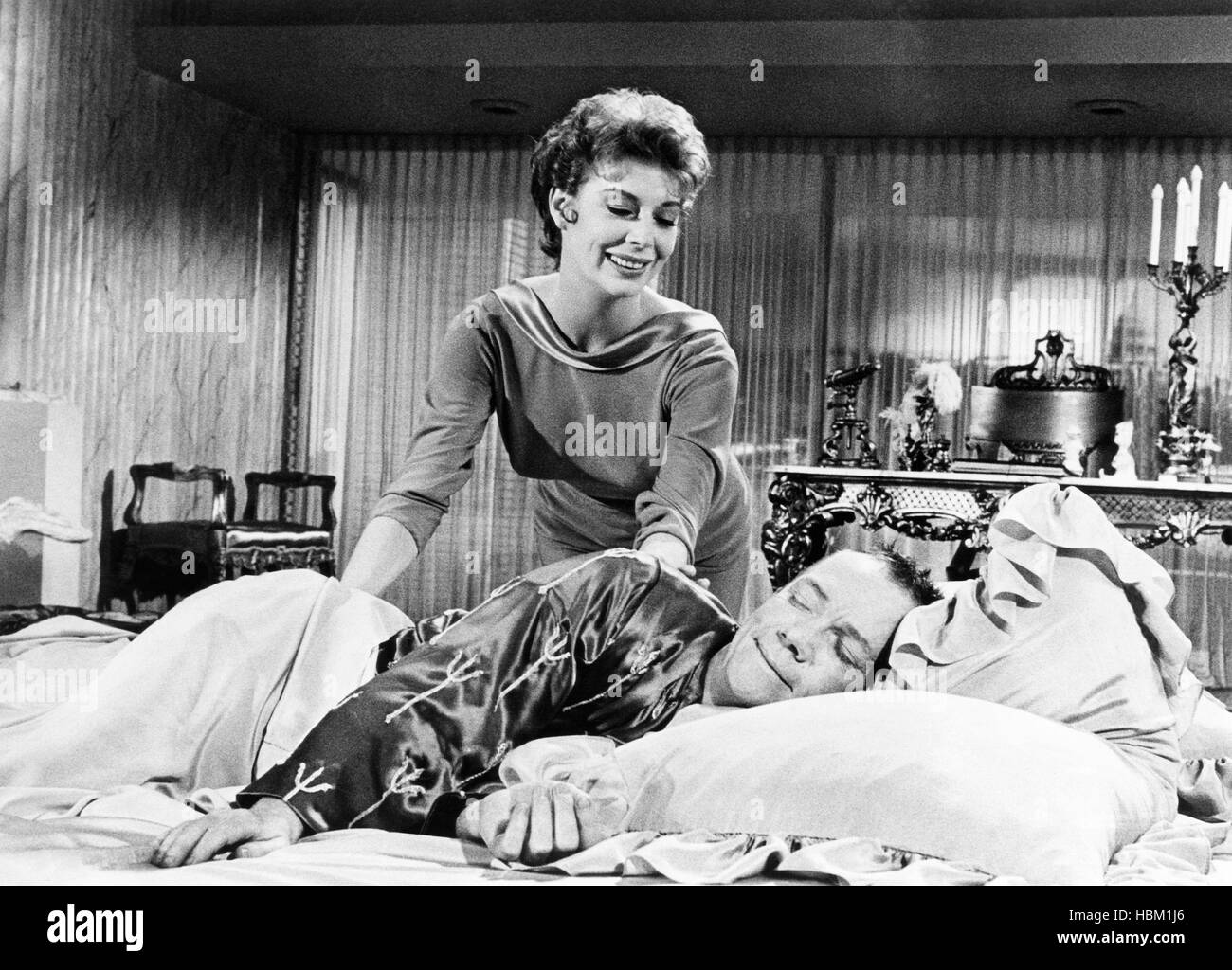 DAMN YANKEES, from left: Gwen Verdon, Ray Walston, 1958 Stock Photo - Alamy