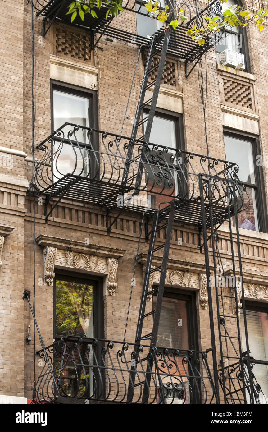 External fire escape staircase hi-res stock photography and images - Alamy
