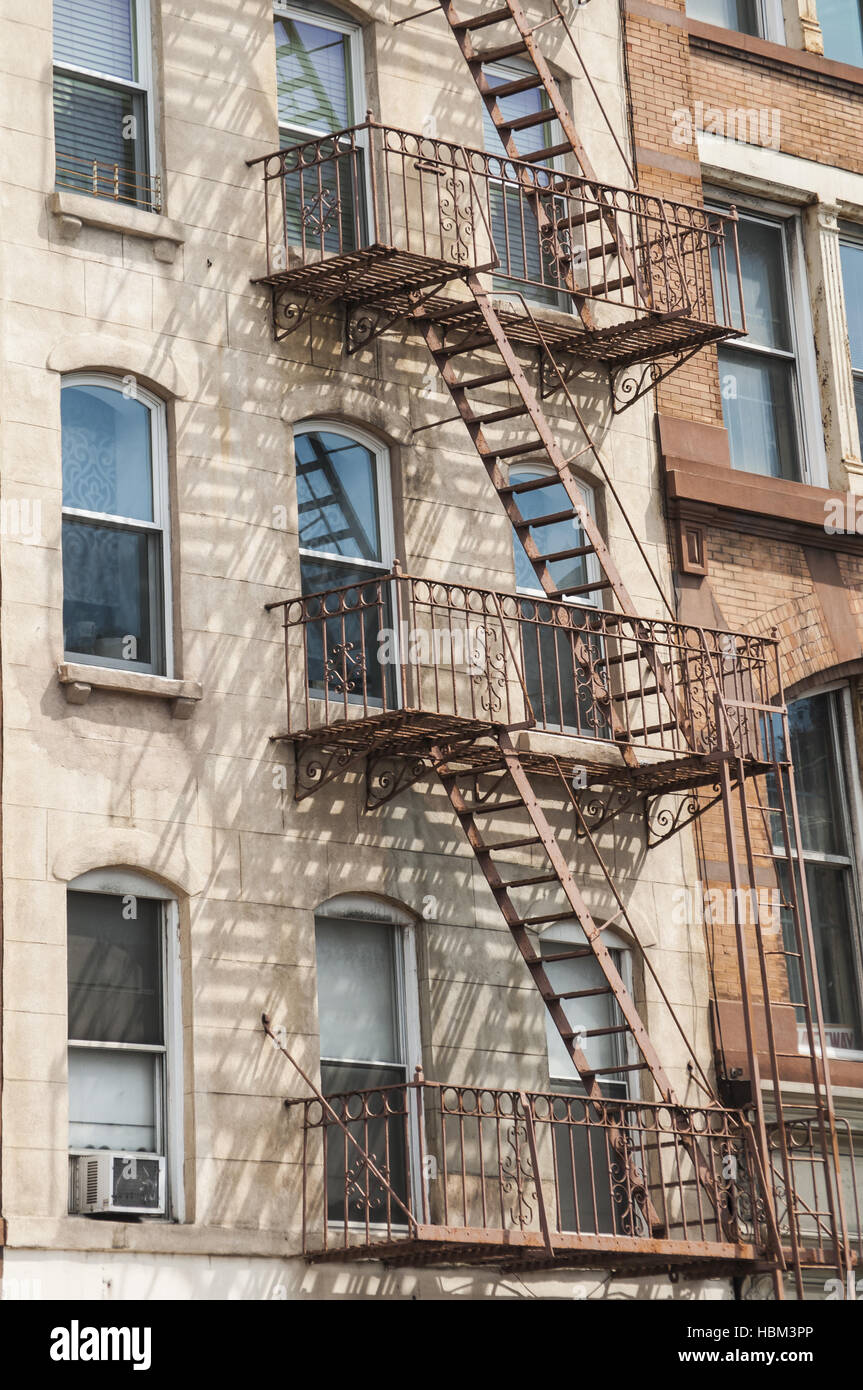 External fire escape staircase hi-res stock photography and images - Alamy