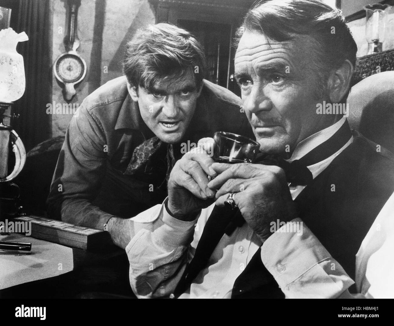 CHUKA, Rod Taylor, John Mills, 1967 Stock Photo - Alamy