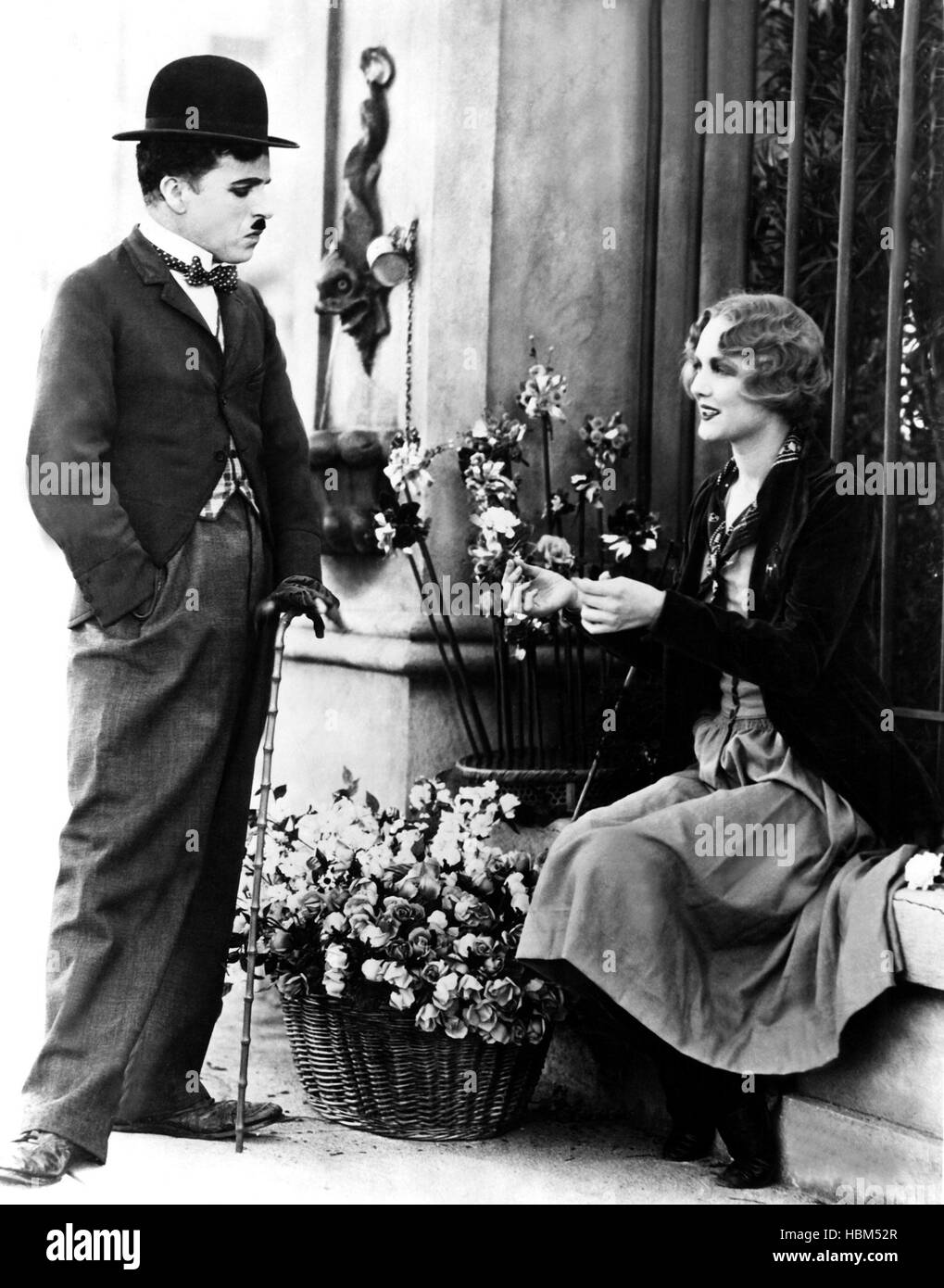 CITY LIGHTS, Charlie Chaplin, Virginia Cherrill, 1931 Stock Photo - Alamy