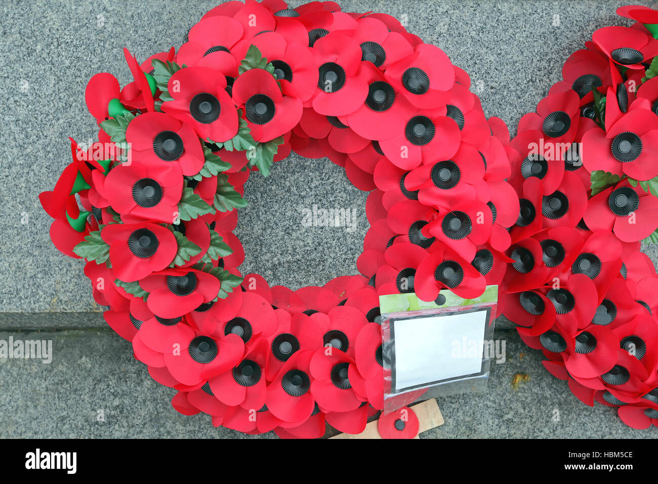 Remembrance wreath hi-res stock photography and images - Alamy