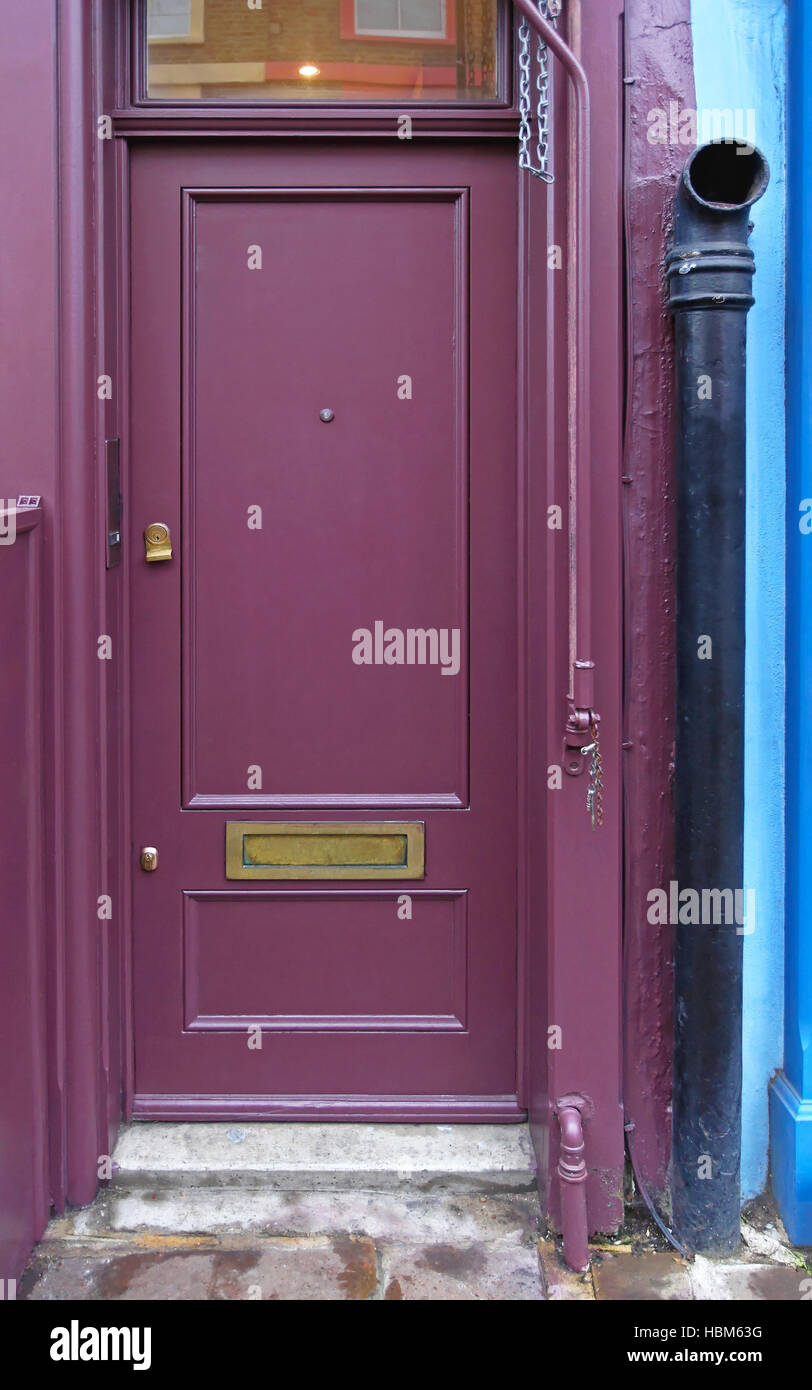 Purple door hi-res stock photography and images - Alamy