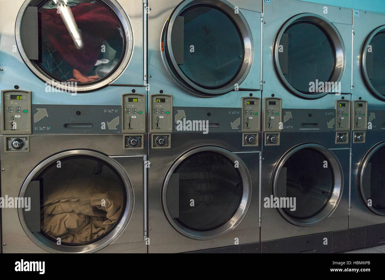 Laundromat washing machine dryer hi-res stock photography and images ...