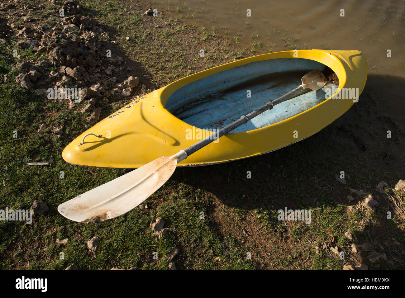 Lush riverbank hi-res stock photography and images - Alamy