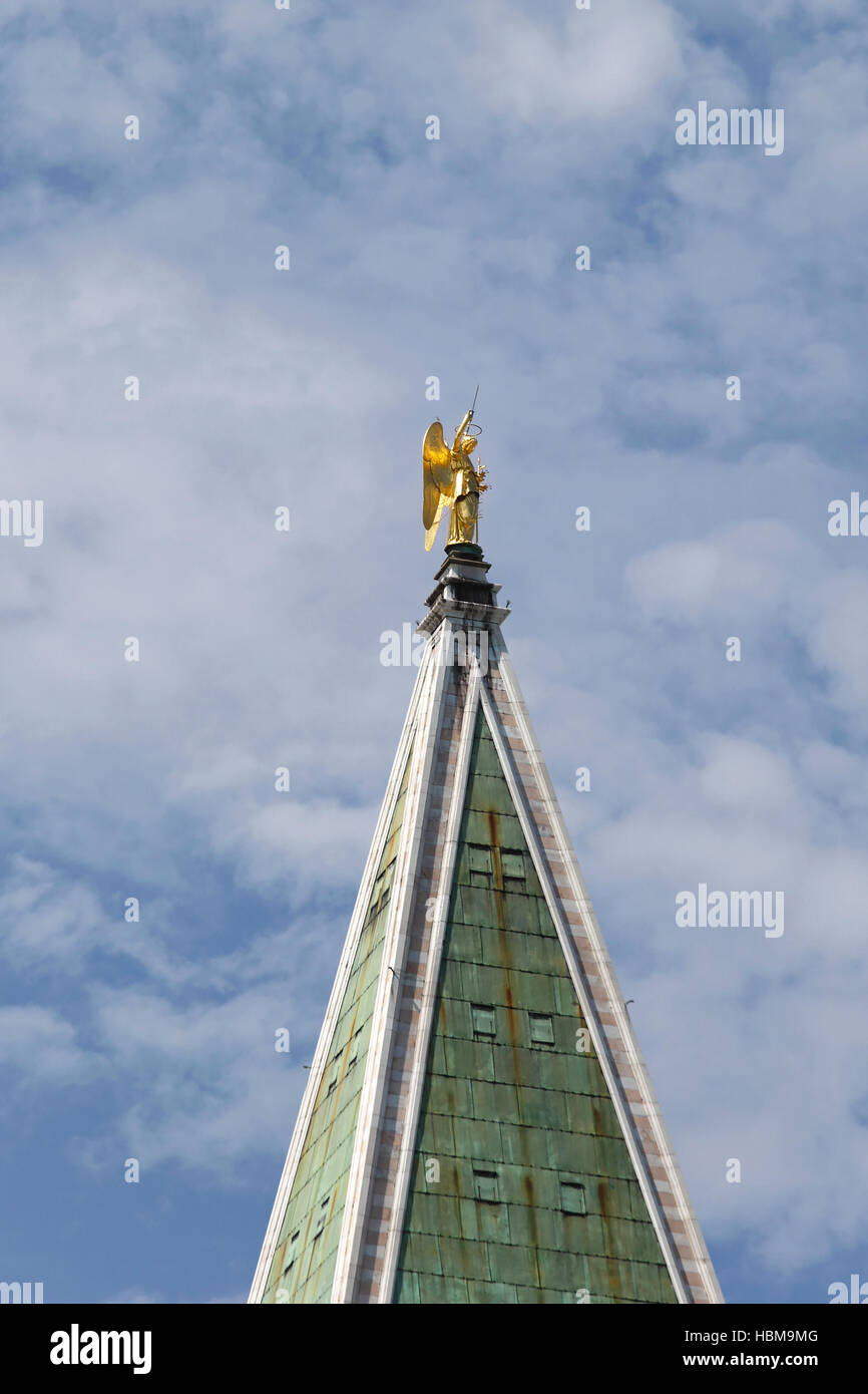 St marks tower hi-res stock photography and images - Alamy