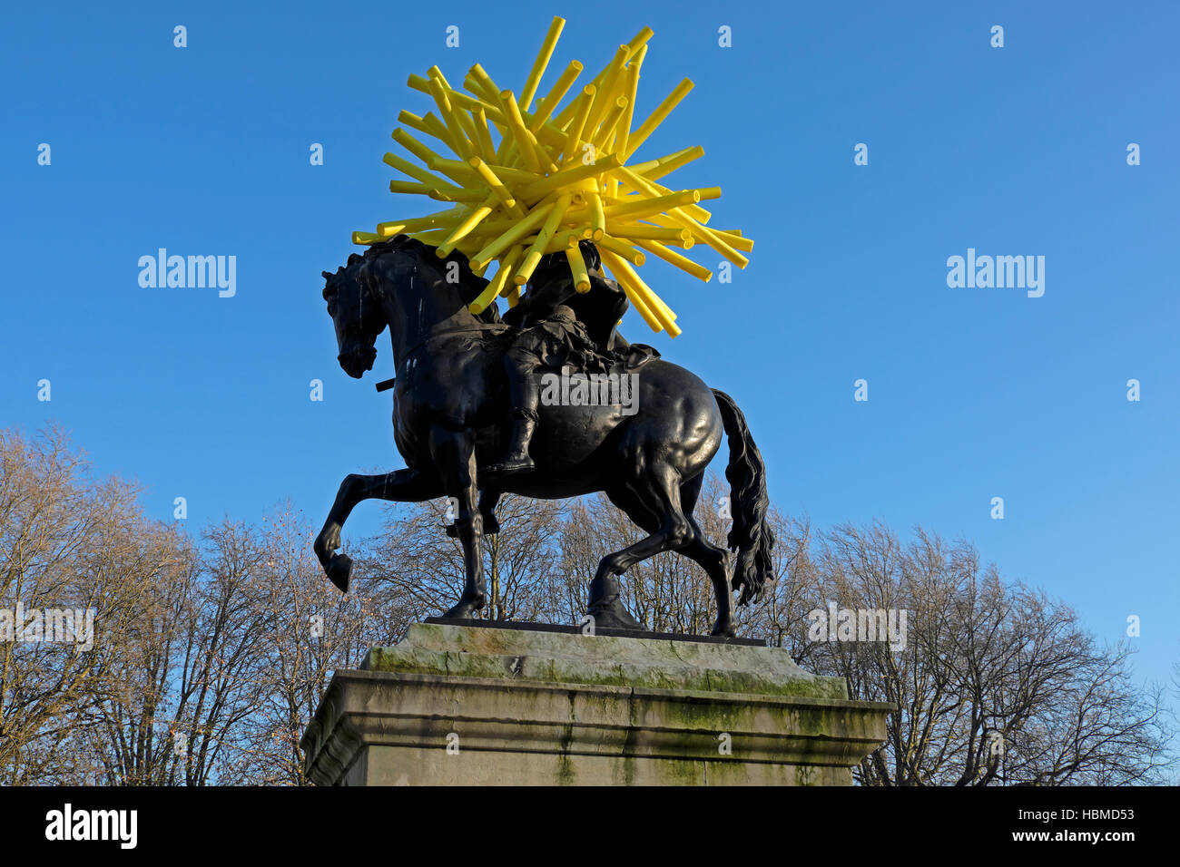 King william the third statue hi-res stock photography and images - Alamy