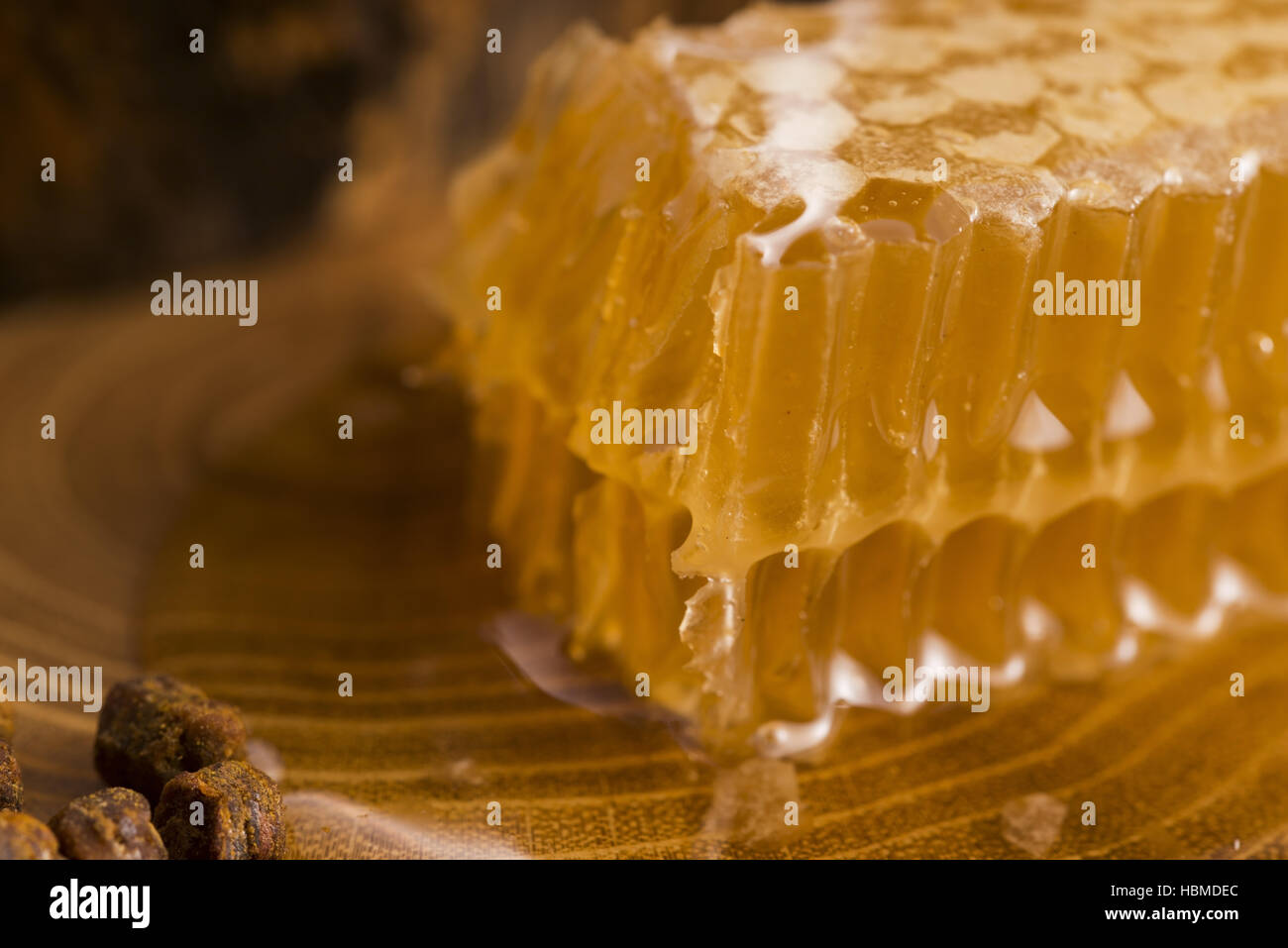 honeycomb, pollen and propolis Stock Photo - Alamy
