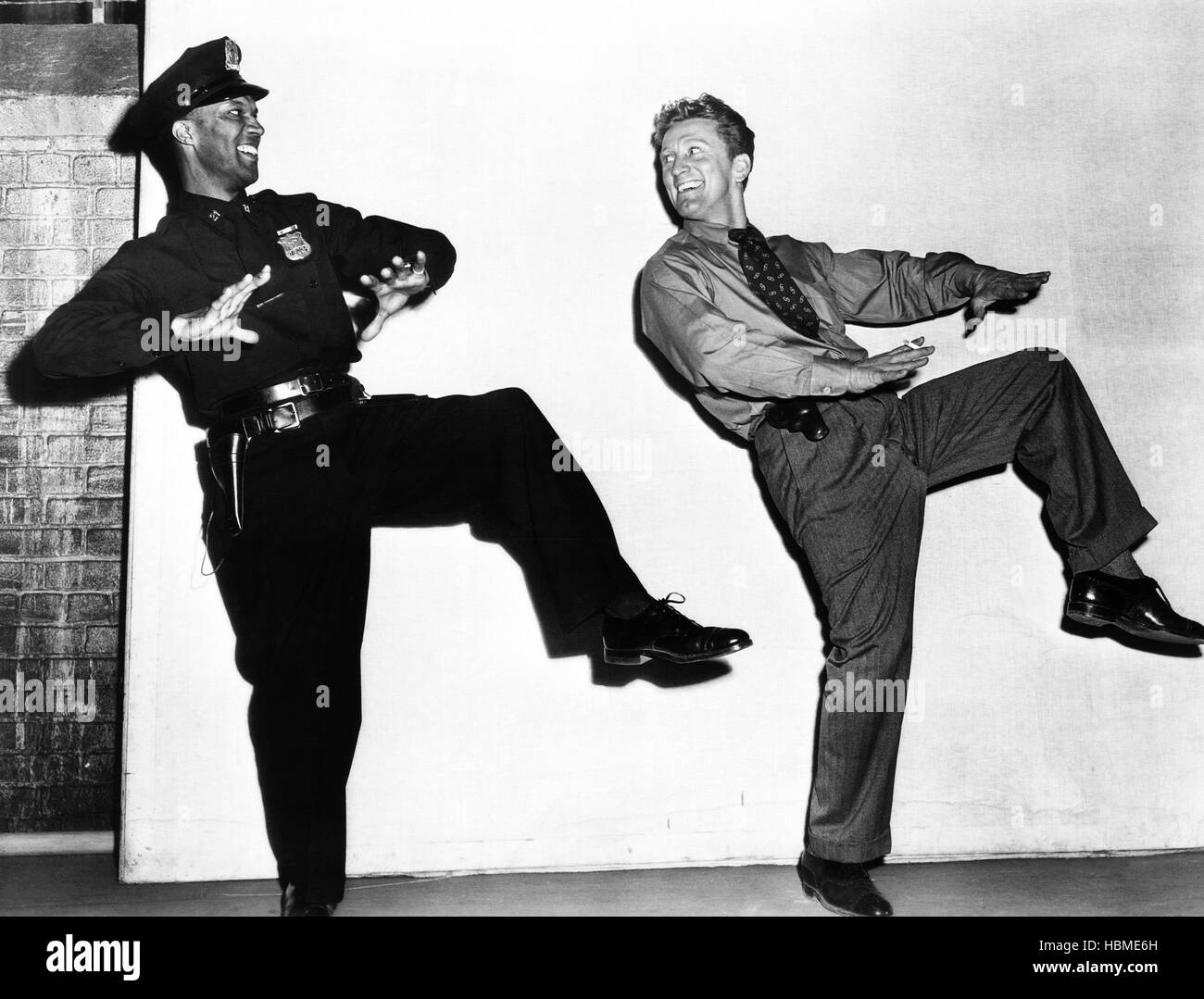 DETECTIVE STORY, from left, Russell Evans, Kirk Douglas, showing off ...