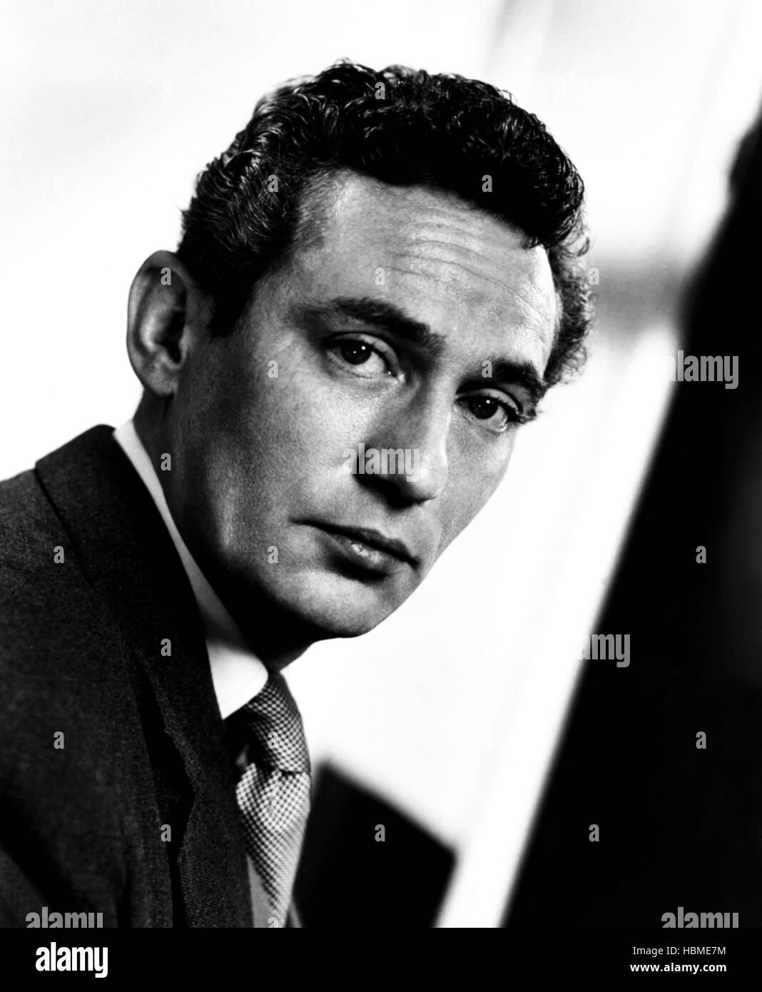 FATHER BROWN, (aka THE DETECTIVE), Peter Finch, 1954 Stock Photo - Alamy