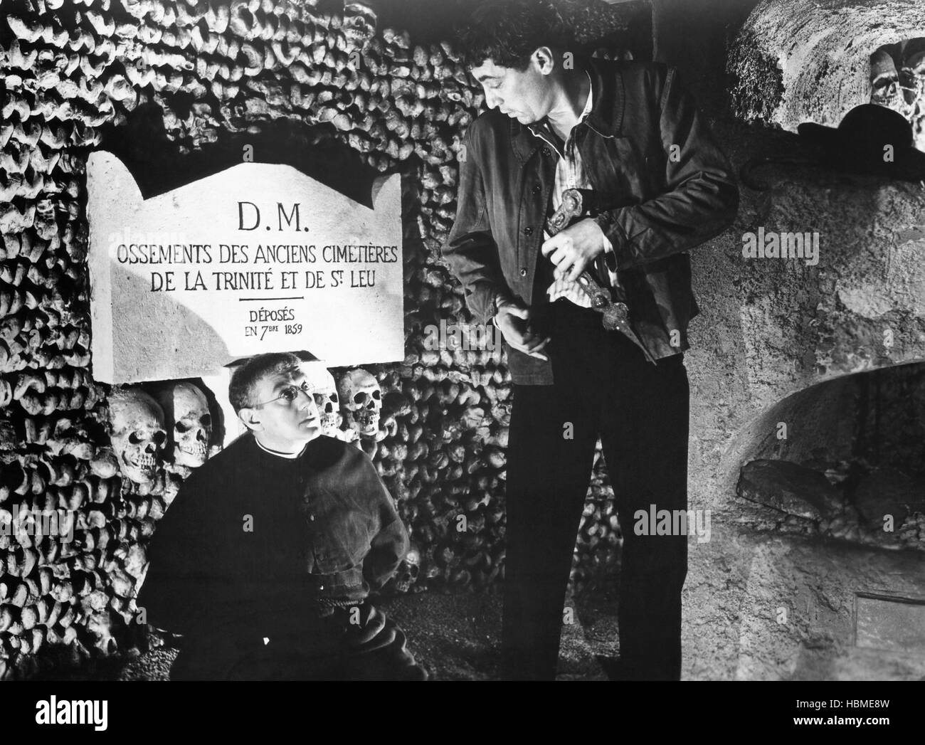 FATHER BROWN, (aka THE DETECTIVE), Alec Guinness, Peter Finch, 1954 ...