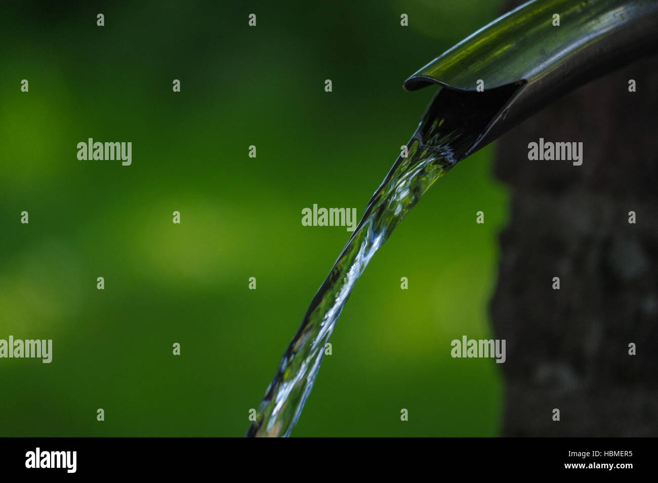 Flow water running from chrome hi-res stock photography and images - Alamy