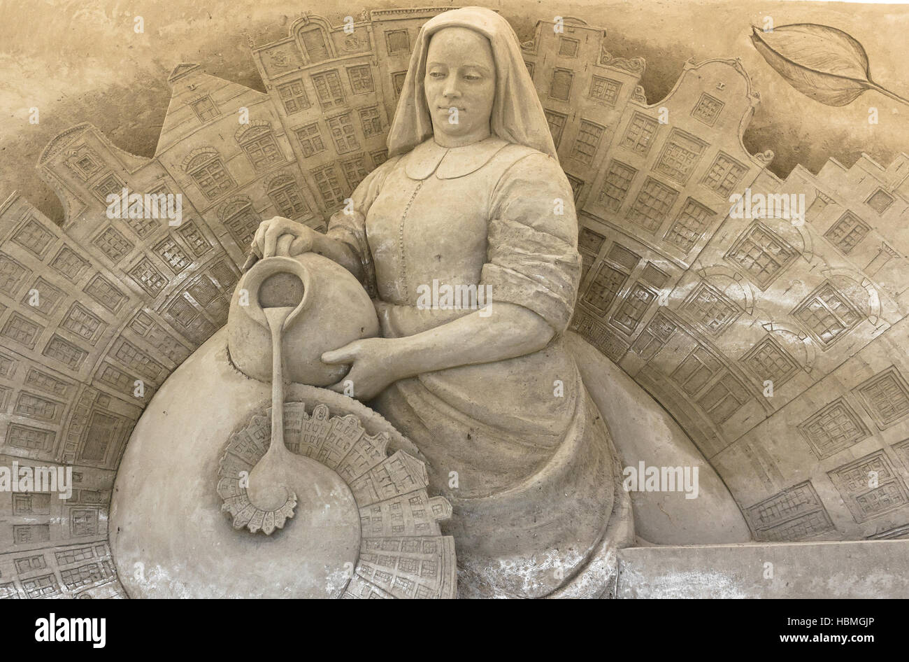 Woman sand sculptor hi-res stock photography and images - Alamy