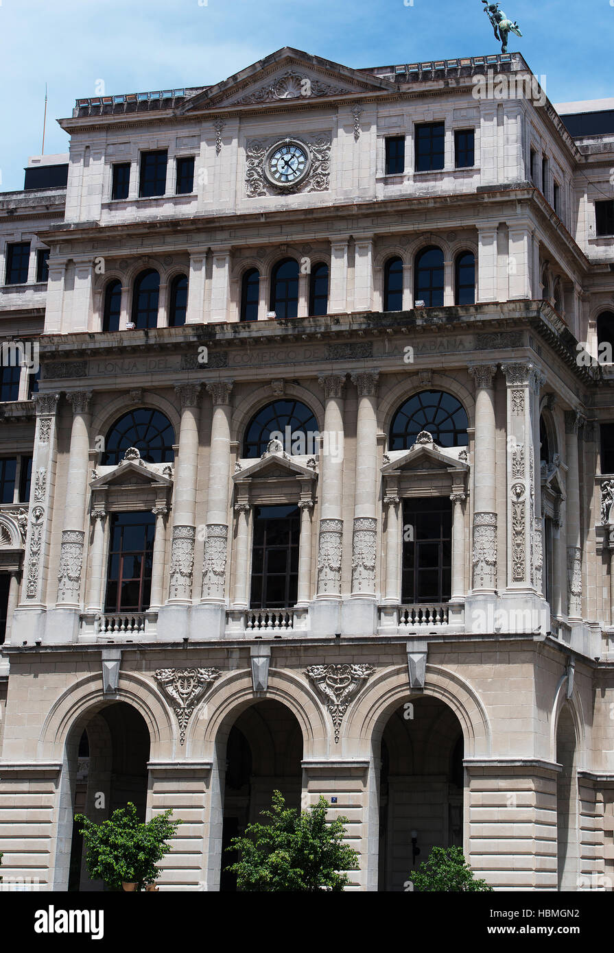 Old buildings in havana hi-res stock photography and images - Alamy