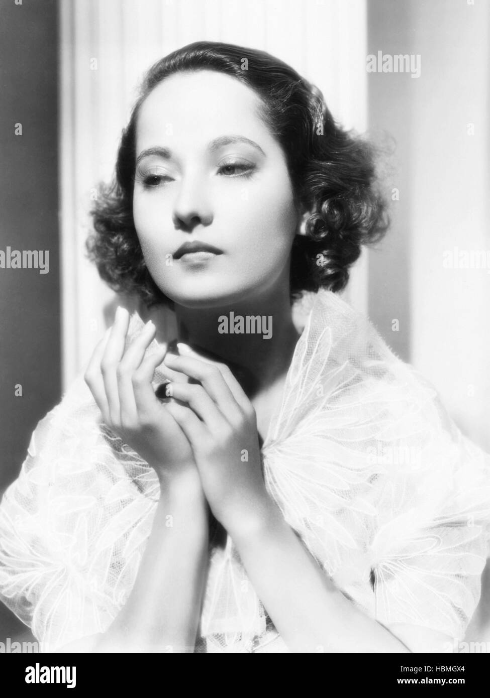 THE DARK ANGEL, Merle Oberon, 1935 Stock Photo - Alamy