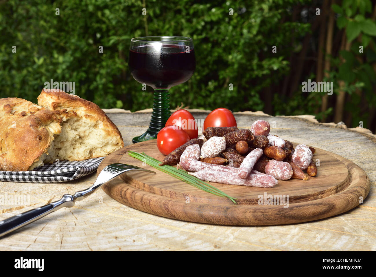 Rustic picnic red wine hi-res stock photography and images - Alamy