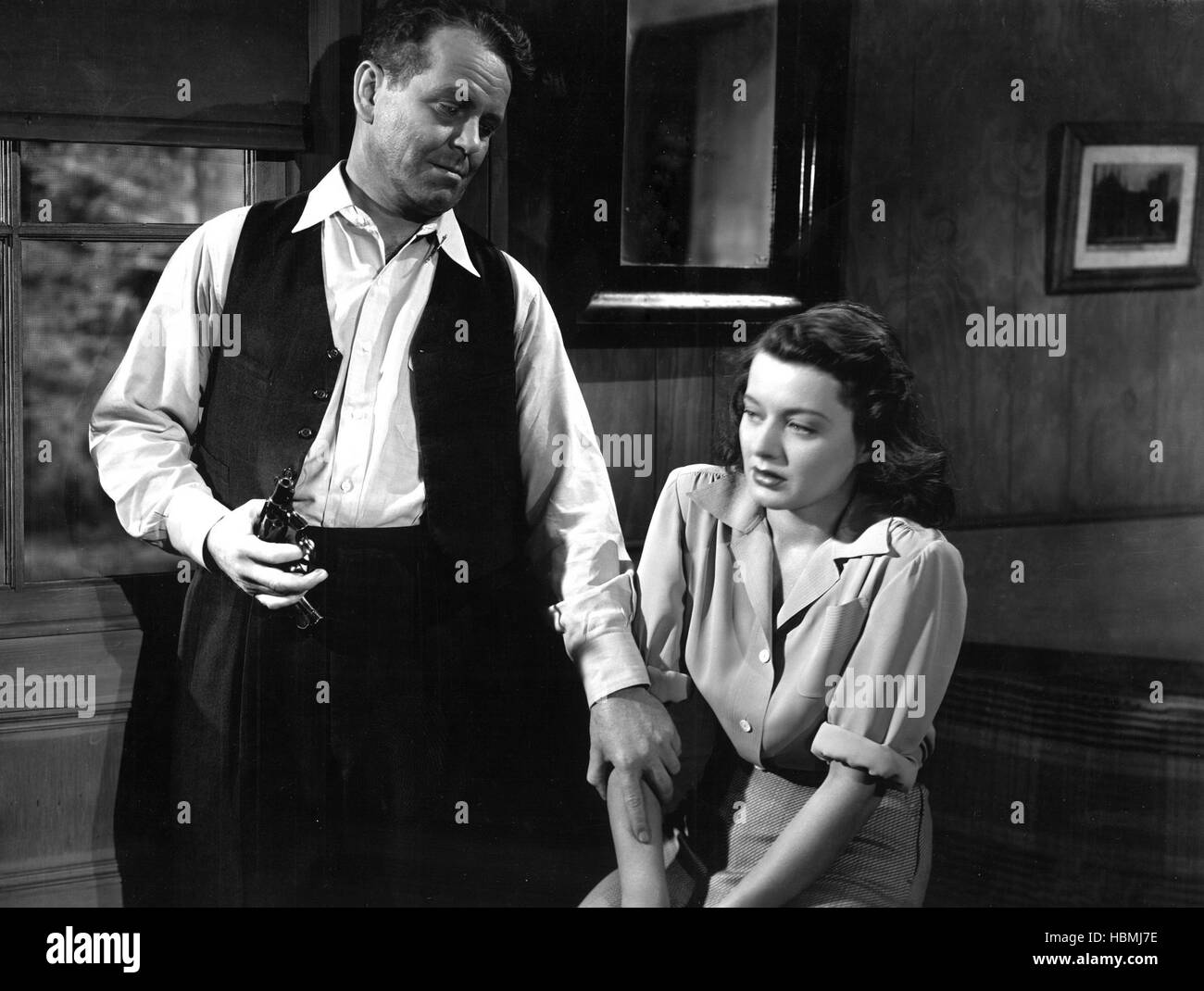 DARK MOUNTAIN, Regis Toomey, Ellen Drew, 1944 Stock Photo - Alamy