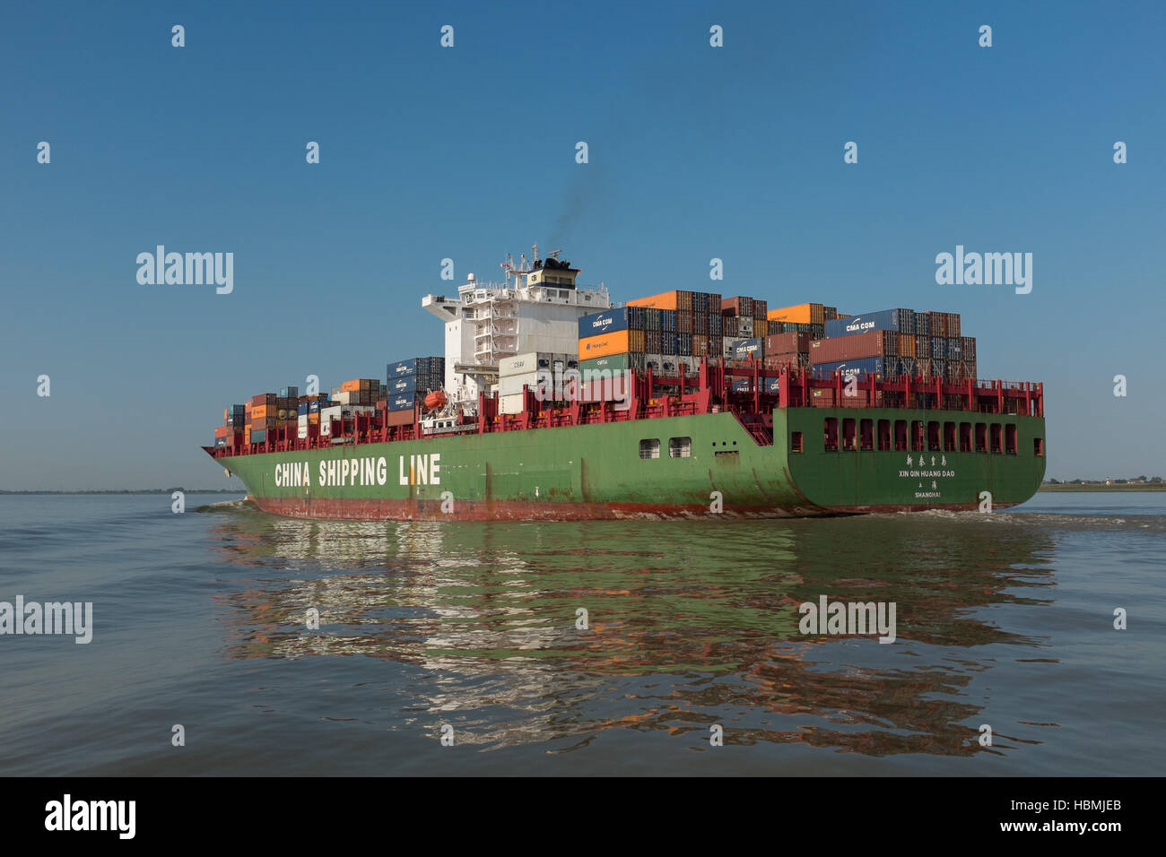 Frachtschiff transport transport hi-res stock photography and images ...